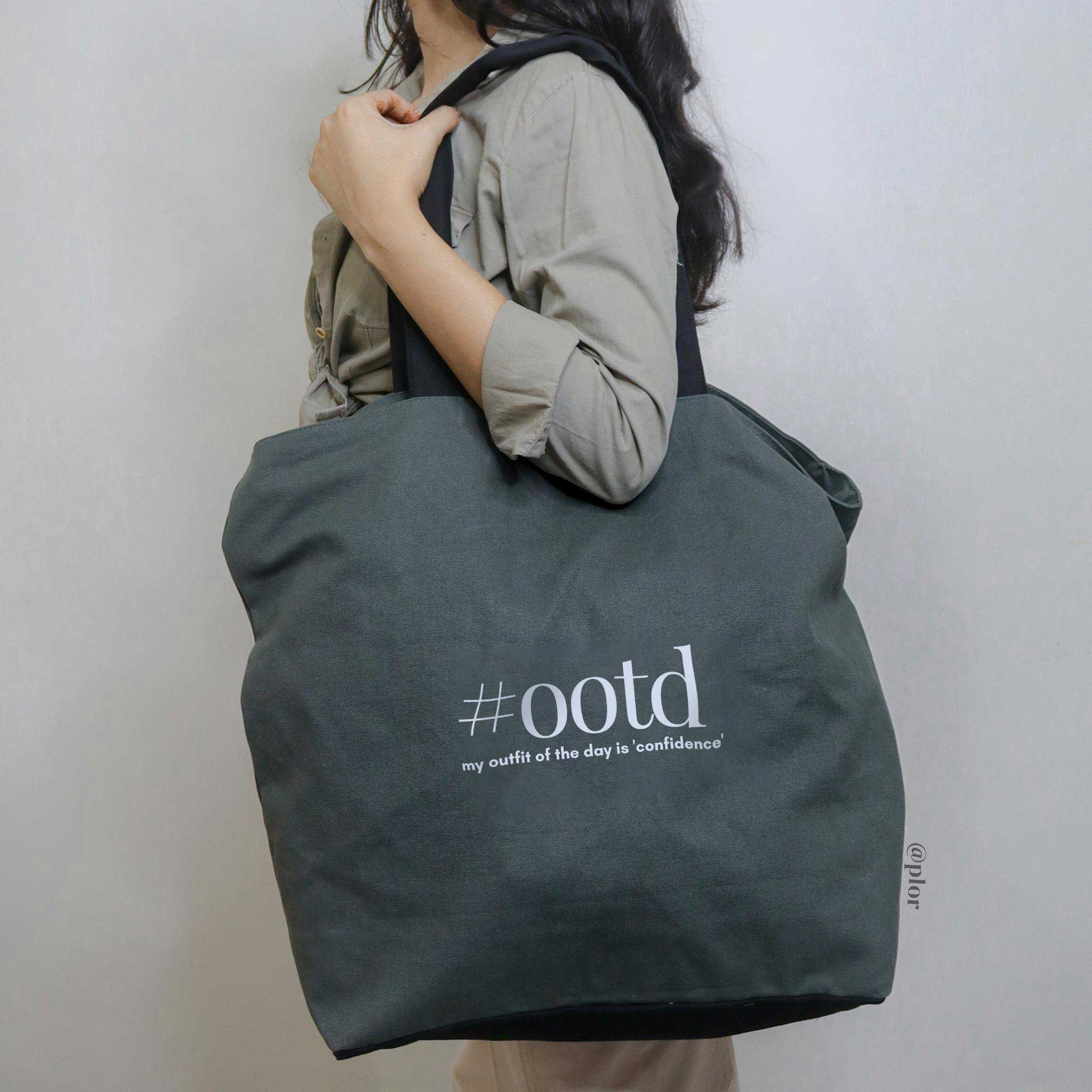 Oversized Grey Bag – PLOR